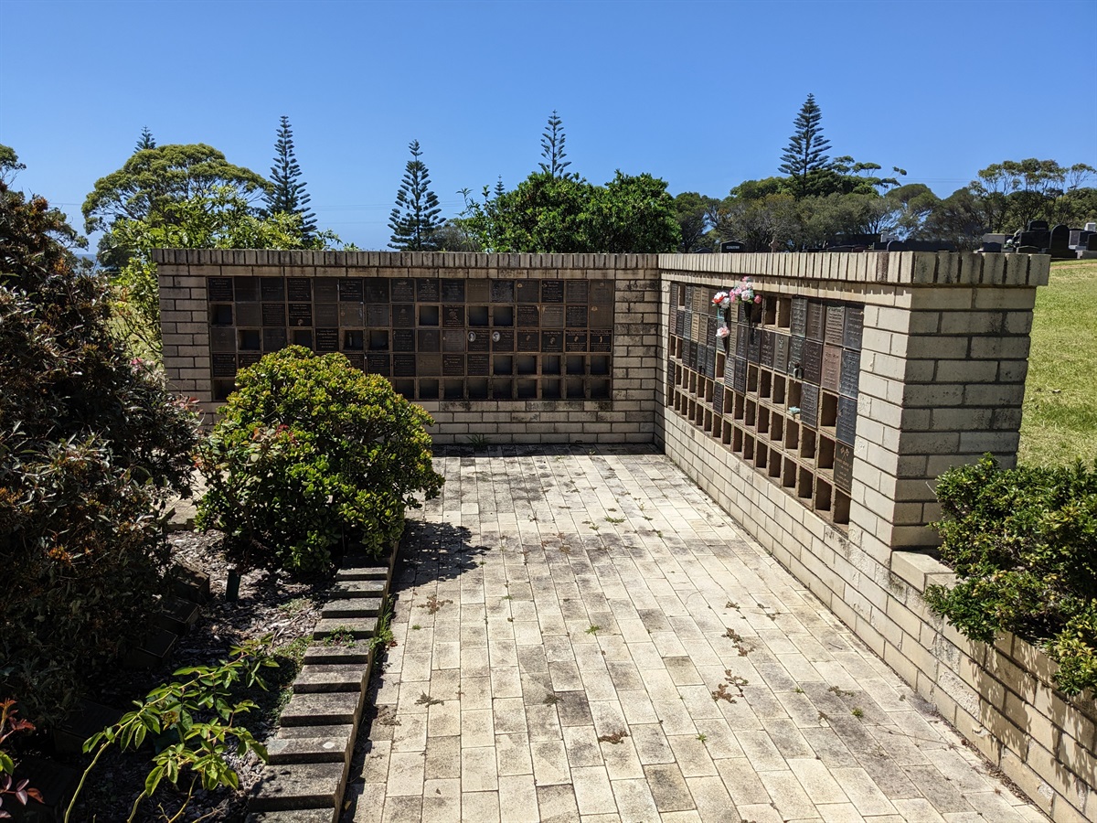 Panel memorial wall | Shoalhaven Bereavement Services